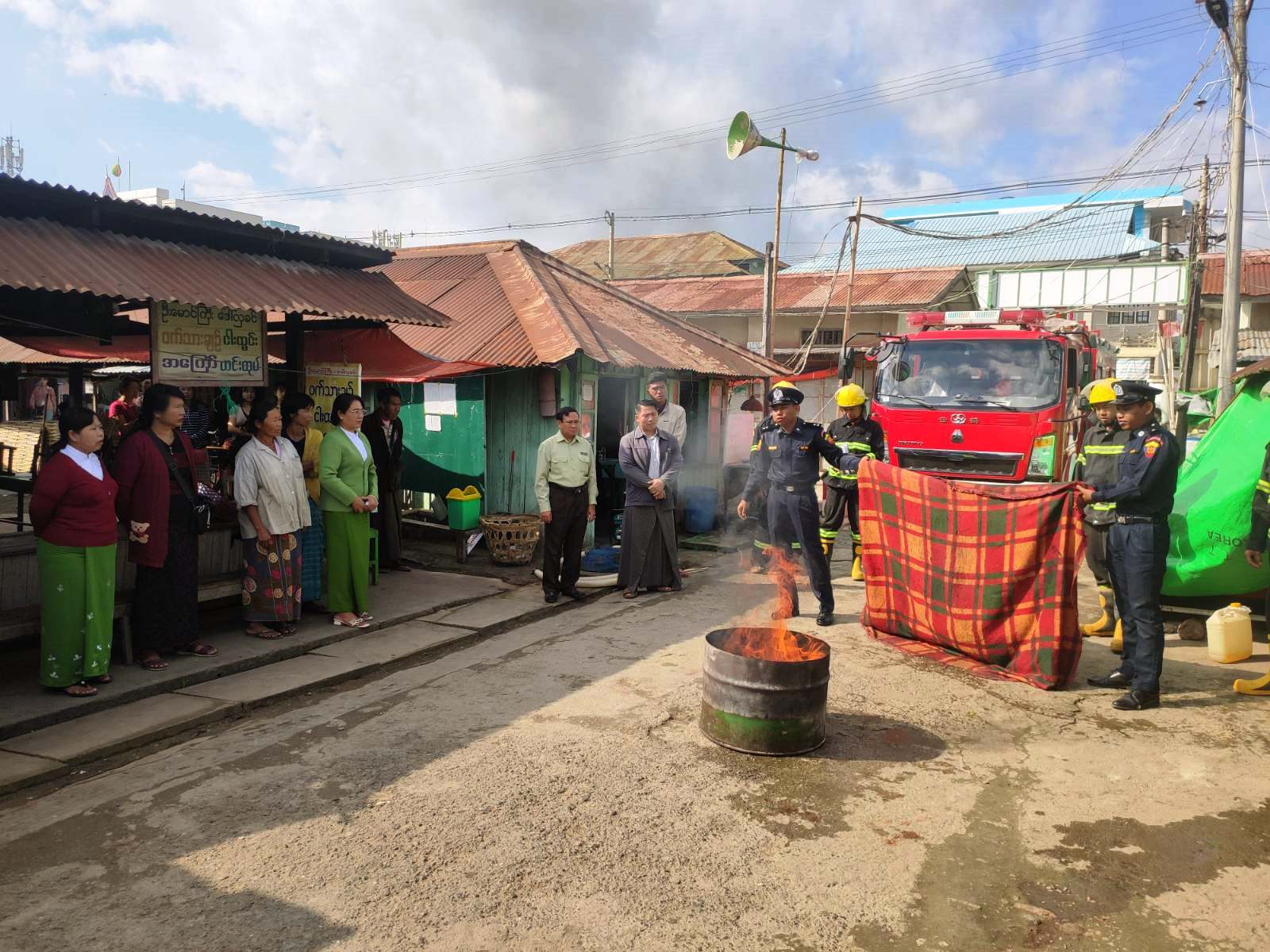 ညောင်ရွှေမြို့ မြို့မမင်္ဂလာဈေးအတွင်း မီးဘေးကြိုတင်ကာကွယ်ရေး ဇာတ်တိုက